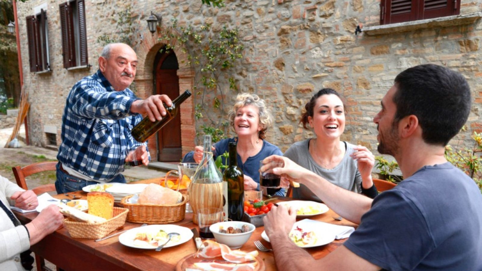 Tavolata - die Chance auf neue Freundschaften! - Omeris AG